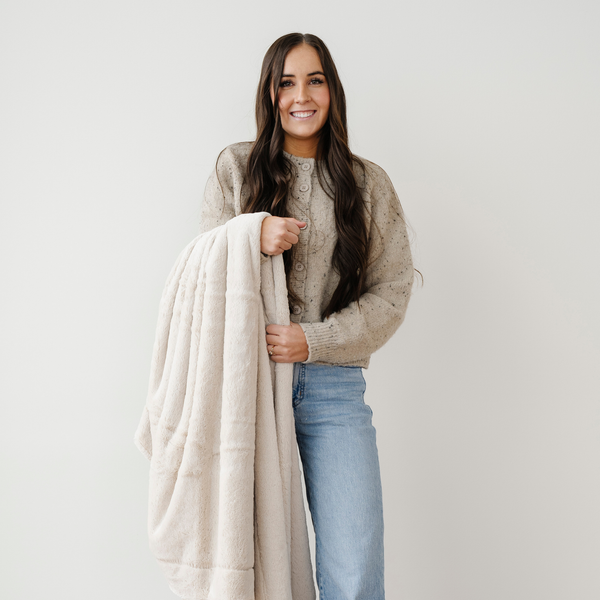 Saranoni Lush Throw Blanket | Shop Ultra-Soft Comfort