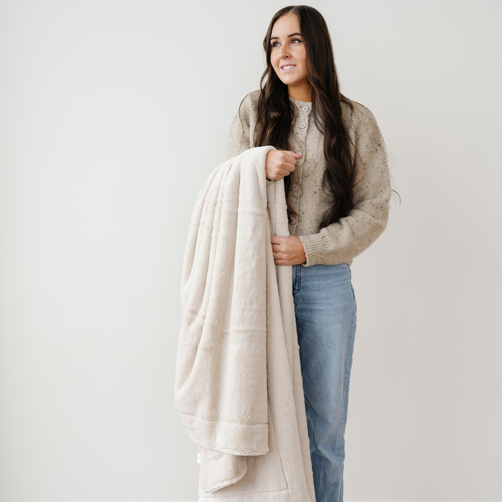 Saranoni Lush XL Throw Blankets | Soft, Stylish & Warm