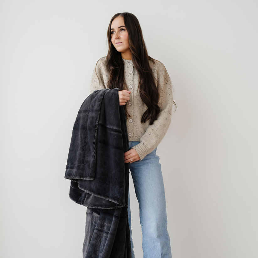 Saranoni Lush Throw Blanket | Shop Ultra-Soft Comfort