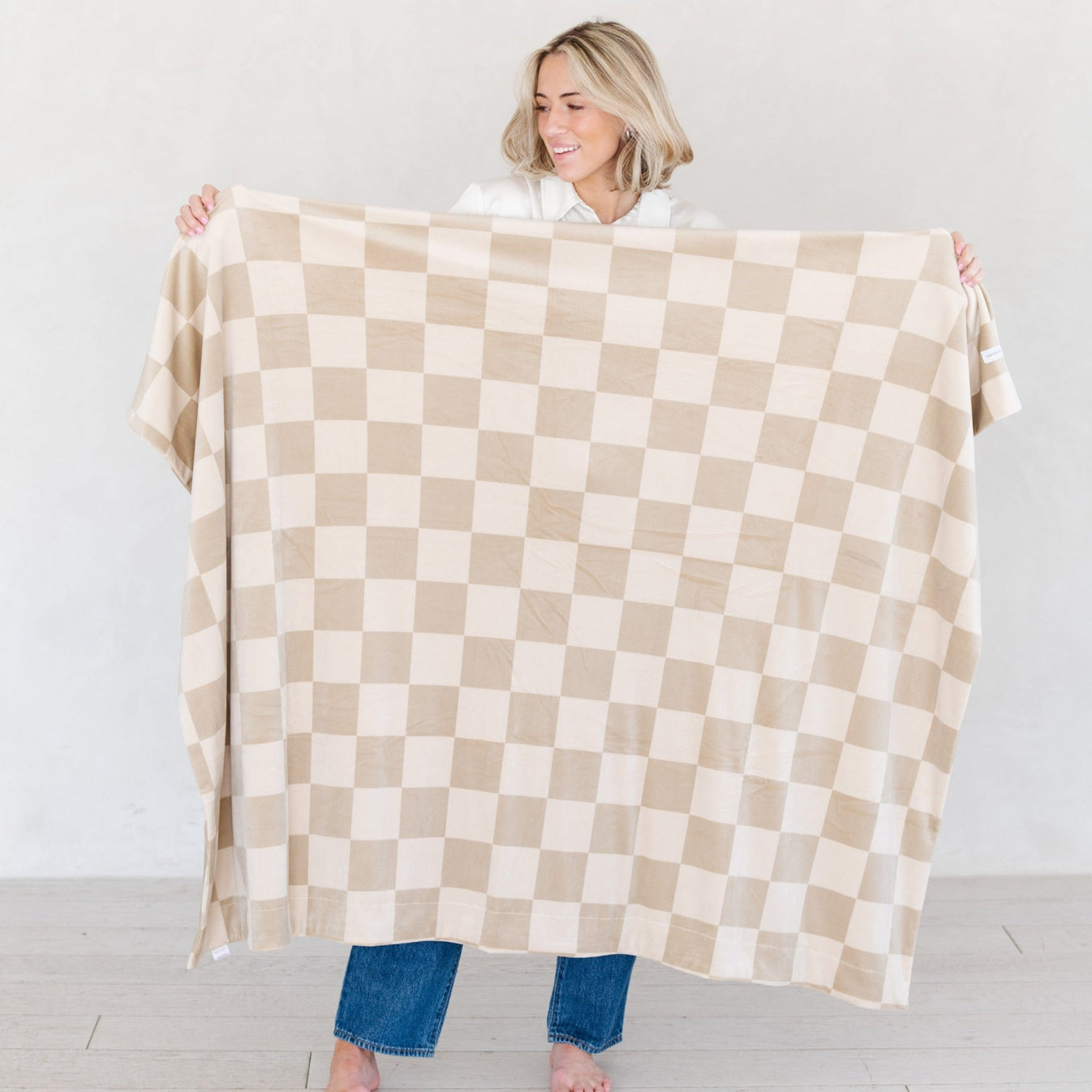 Minky Stretch XL Throw Blanket | Saranoni